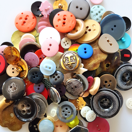 Knapper - Knapper i træ og plast på tilbud